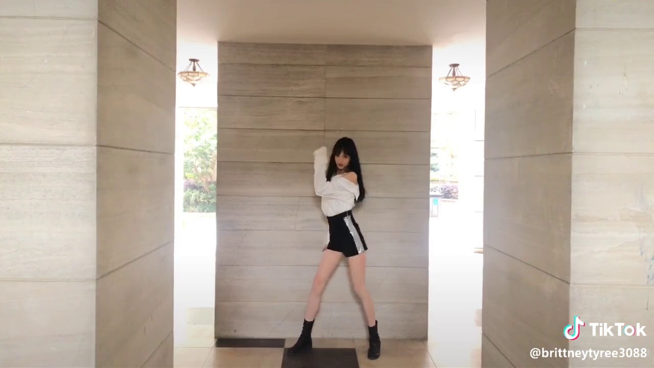 Curiana bailando baile de blackpink 🤞 😎 - YouTube