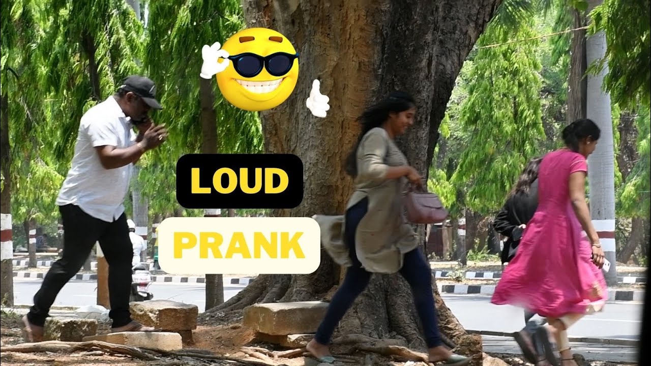 LOUD PRANK 🤪🤣 || TOP REACTION || Funniest Prank Ever - YouTube