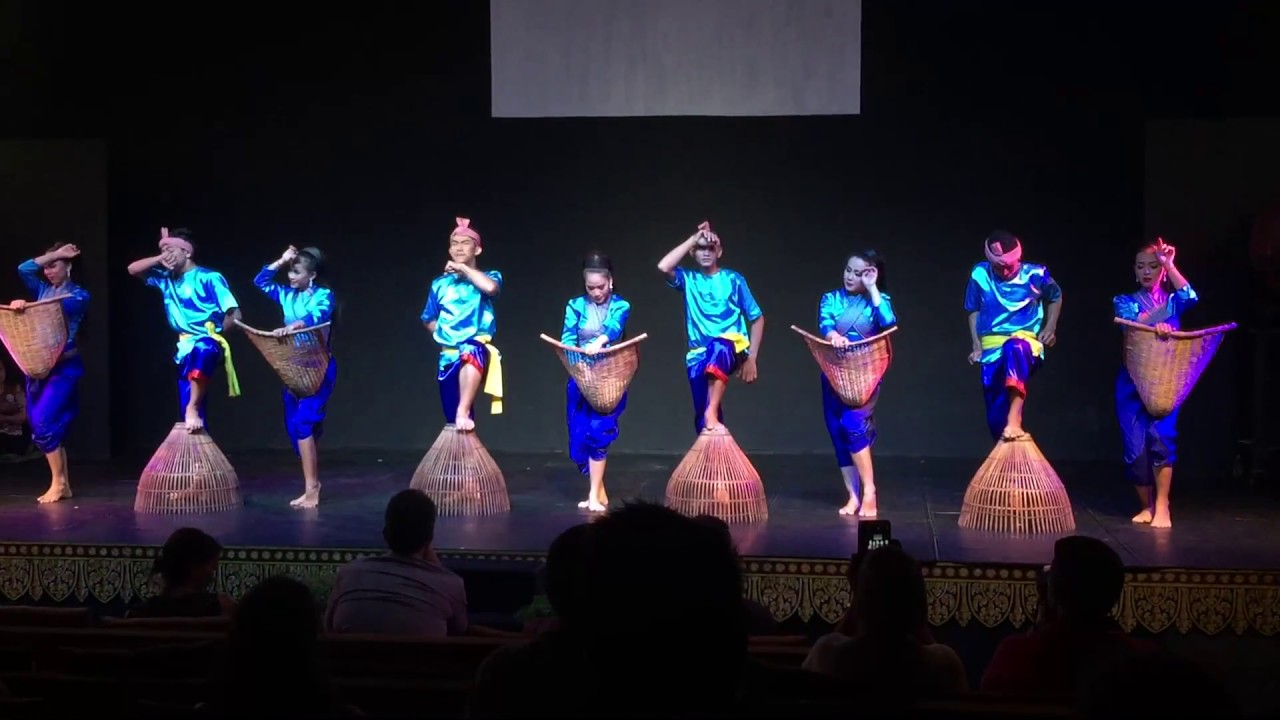 ROBAM NESAT (FISHING DANCE)_របាំនេសាទ - YouTube