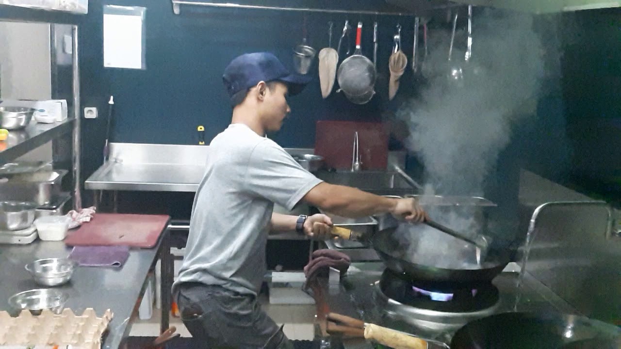 cara membuat api di atas wajan - YouTube