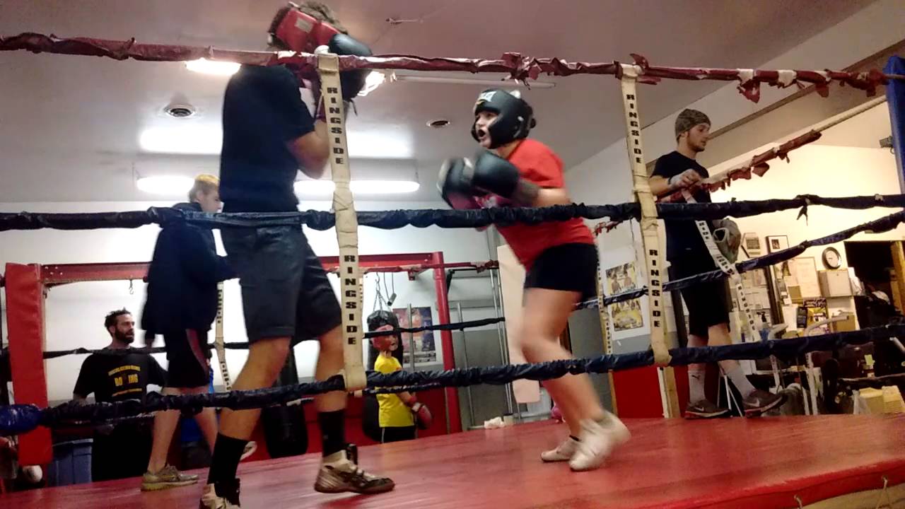 Sparing demotte boxing club - YouTube