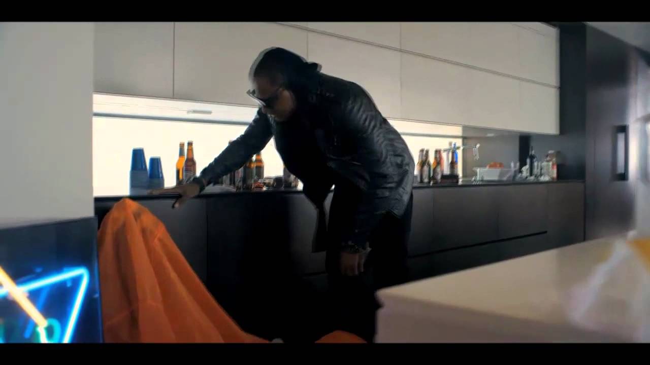 Taio Cruz feat. Flo Rida - Hangover (Official Music Video) - YouTube