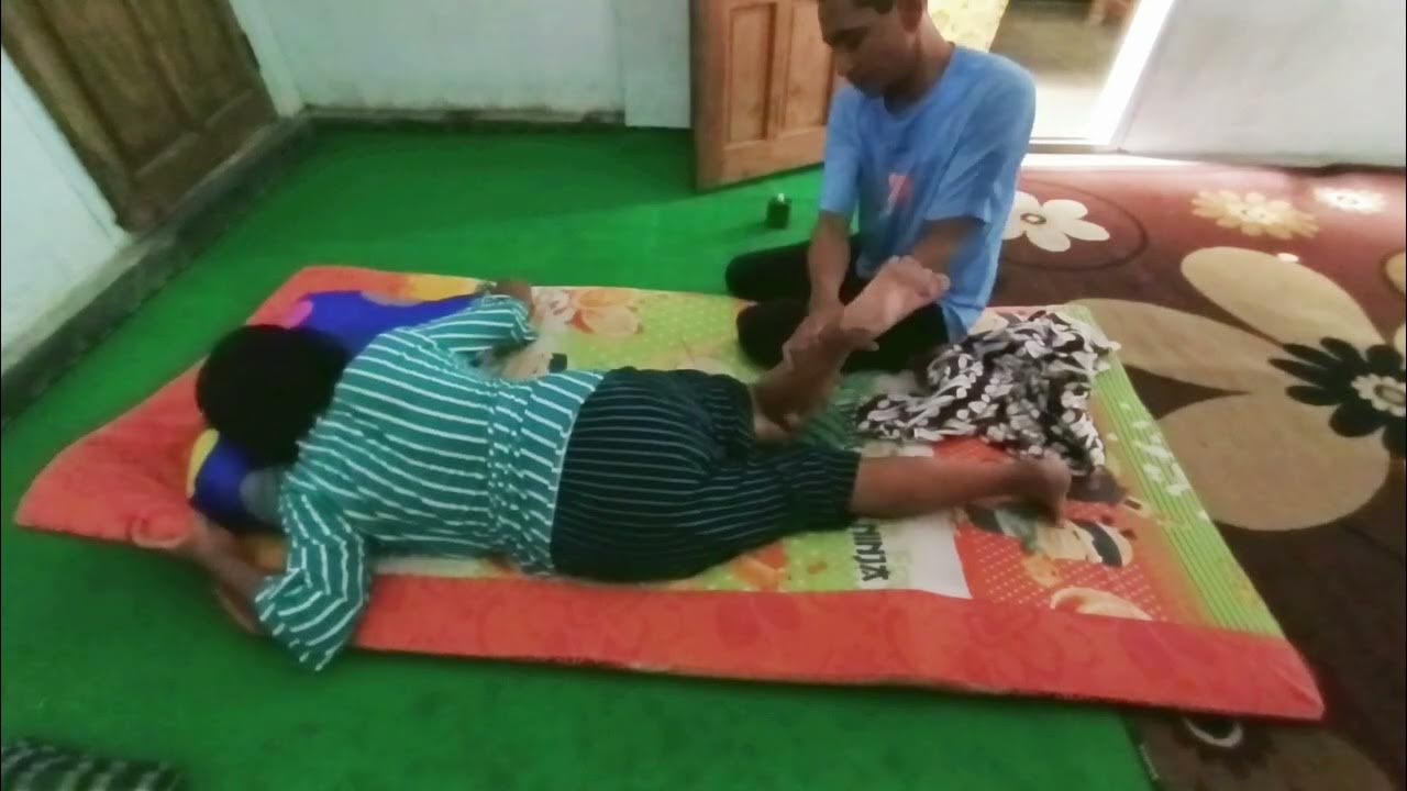 pijat tradisional kaki dan punggung kaku lutut linu - YouTube
