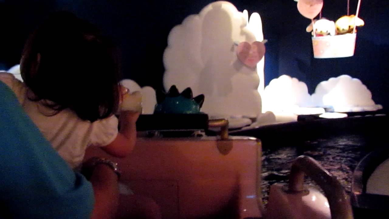boat ride hello kitty quisha - YouTube