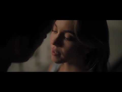 Sydney Sweeney - shower kissing scene - Anyone but You (2025) - Glen Powell_