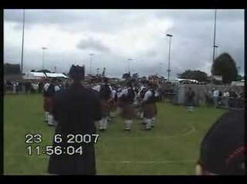 Killen Pipe Band, British Championships 2007 - YouTube