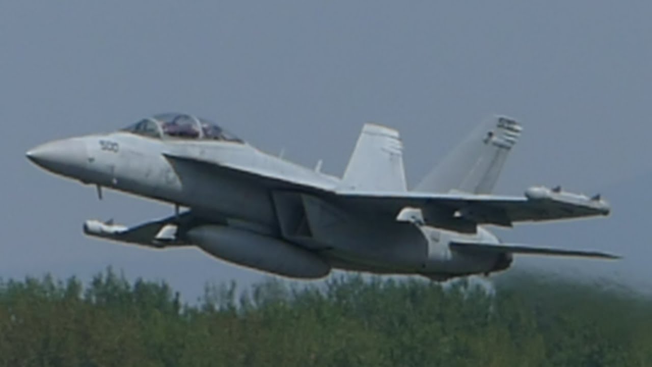 2 US Navy Boeing EA-18G Growlers VAQ-144 "Main Battery" Takeoff from ...