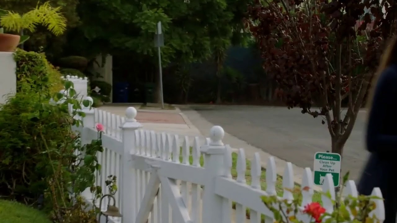 gloria is grumpy - modern family funny clip - YouTube