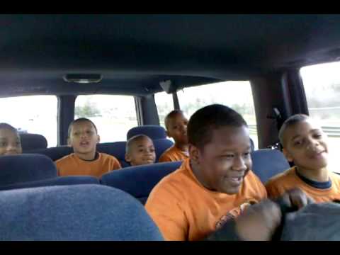 Saginaw FOH Basketball team getting pump up. - YouTube