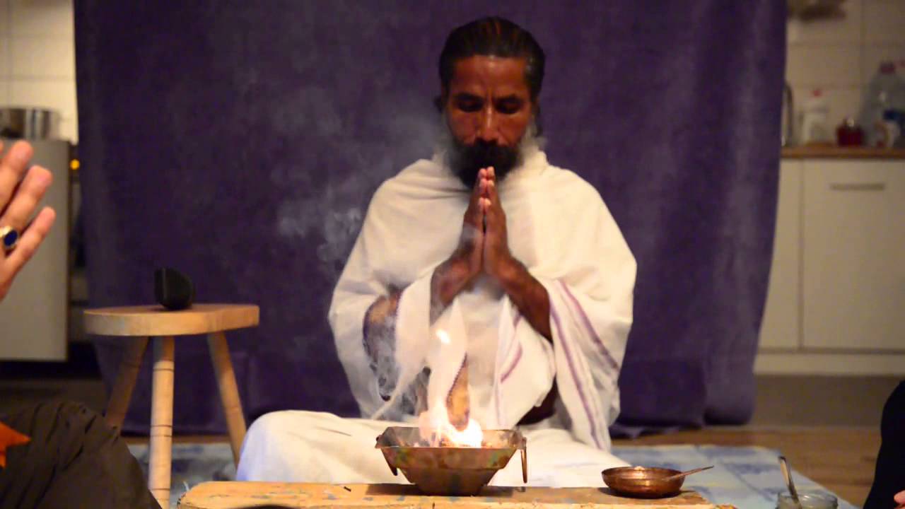 Sunyogi Umasankar • Agnihotra • 1/3 - YouTube