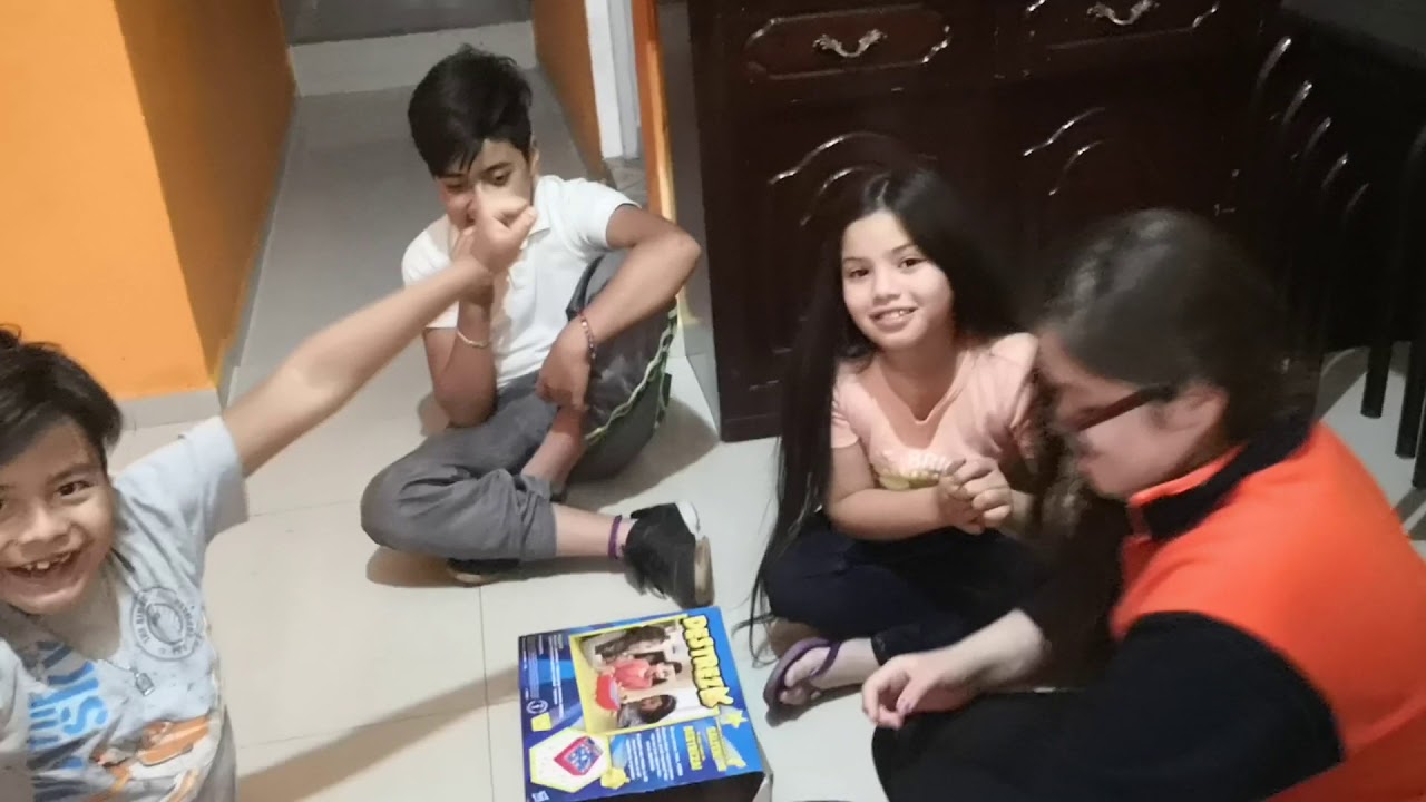 Jugando destreza con mis primos. - YouTube