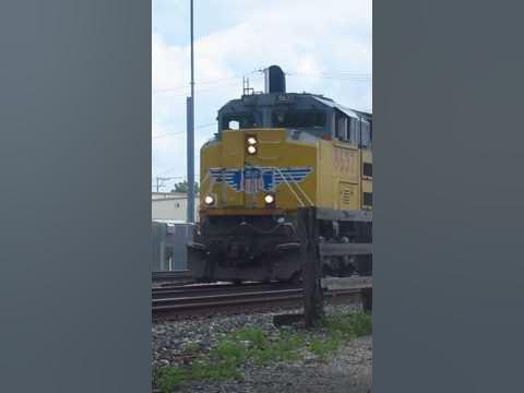 CSX I-131 At The Muncie Diamond - YouTube