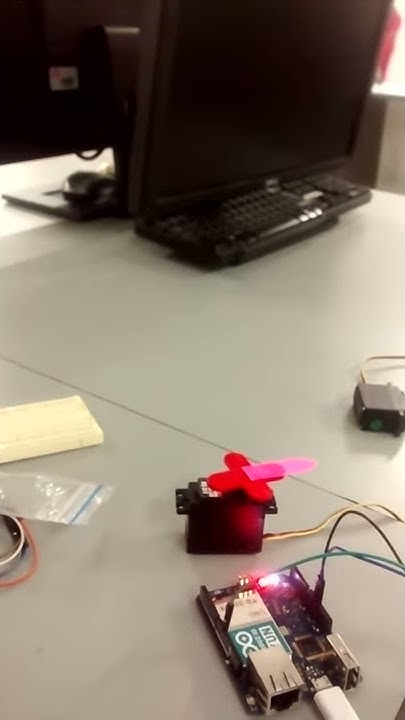 Mover un servomotor con Arduino yun - YouTube