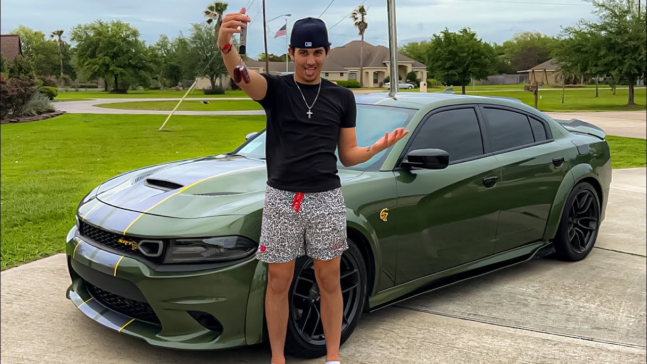 DAY IN THE LIFE OF A HELLCAT OWNER! - YouTube