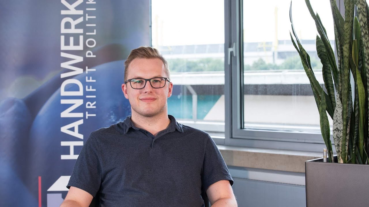 Robert Helle Linke - YouTube