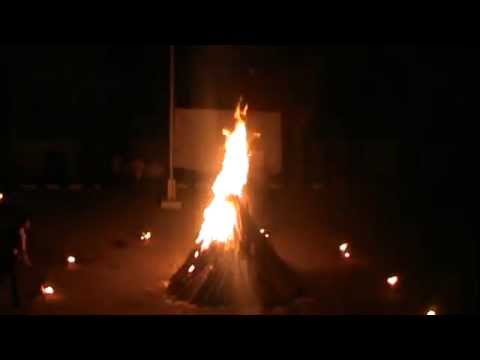 Upacara Api Unggun Kemah Raya 2015 - YouTube
