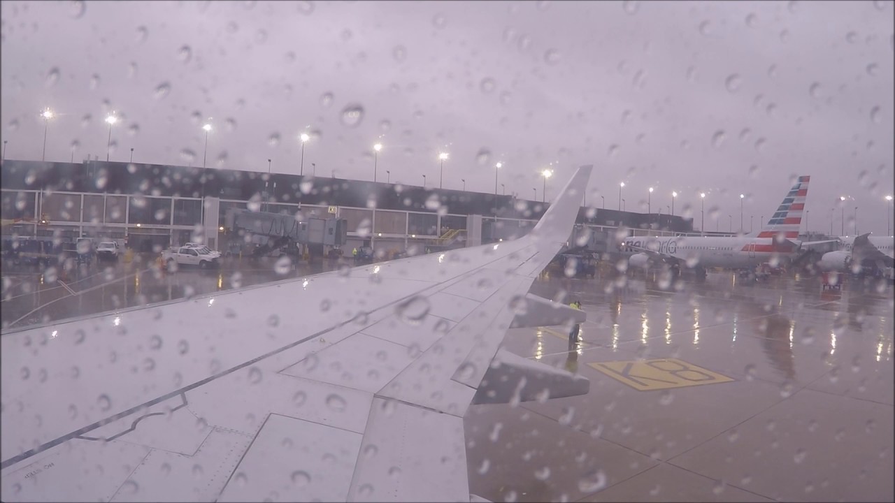 American Airlines 737 Rainy Takeoff From Chicago O'Hare - YouTube