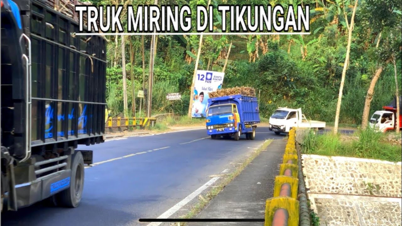 Aksi truk miring di mulai di jembatan lahor - YouTube
