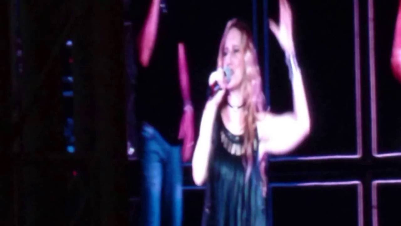 "Walk on" (Beth Cohen) Boston (4k) @ The Woodlands 6-12-16 - YouTube