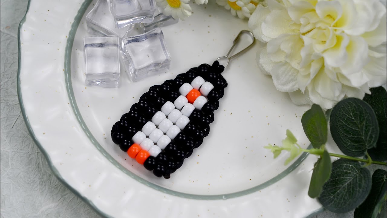 How to Make Penguin Shaped Keychain with ponybeads? - YouTube