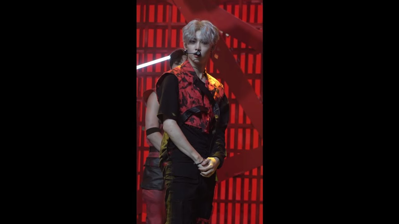 IRAISE 스트레이키즈 'Grill' FELIX Fancam @ M Countdown 240104 - YouTube