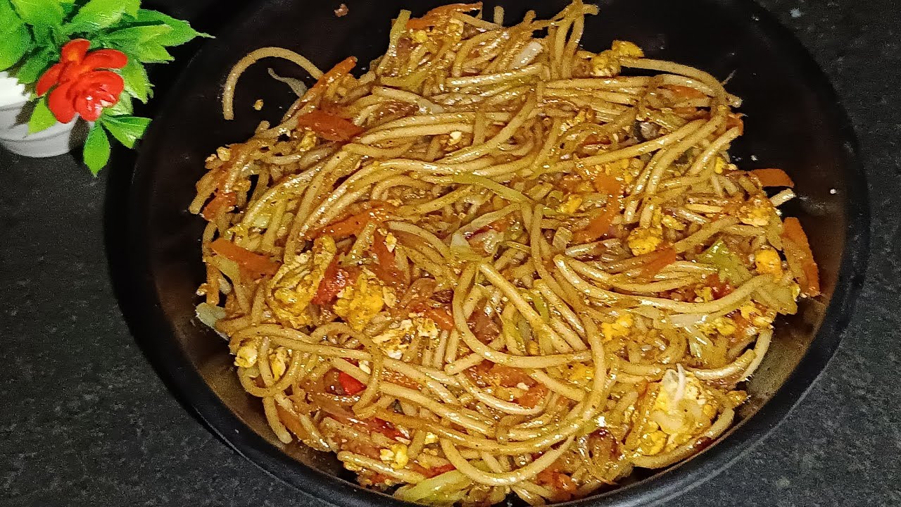 আজ বানালাম চাওমিন।। aj banalam chumin 😋😋 #cokingvlog #food #recipe ...