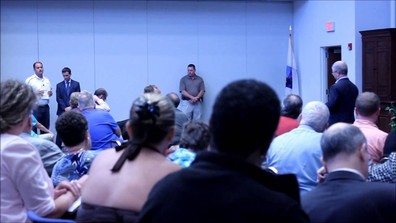 Tate MacQueen at Rep Patrick McHenry's town hall in Belmont, NC - YouTube