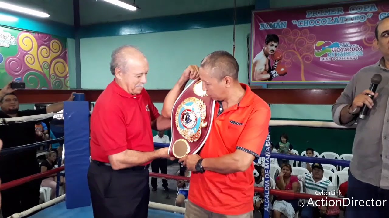 Adonis Rivas recibe el cinturón de la Organización Mundial de Boxeo ...