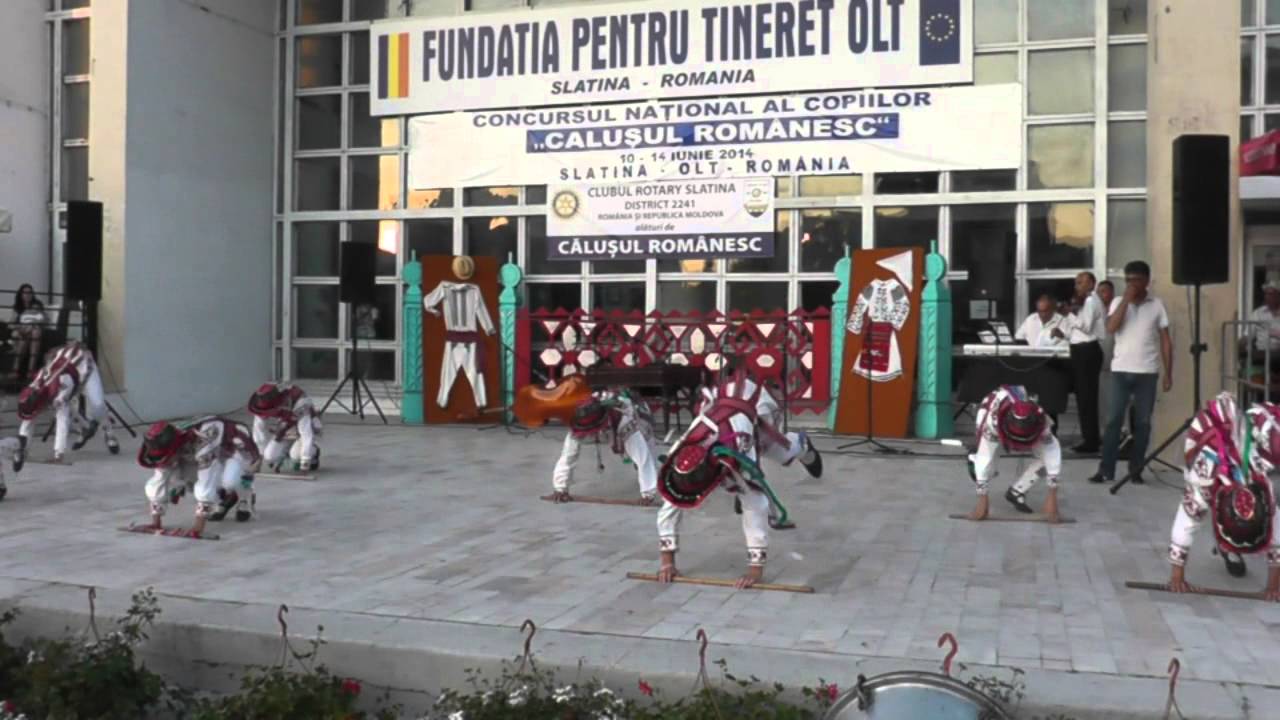 Calusarii Mugurasii Brancovenilor la Calusul Romanesc Slatina 2014 ...