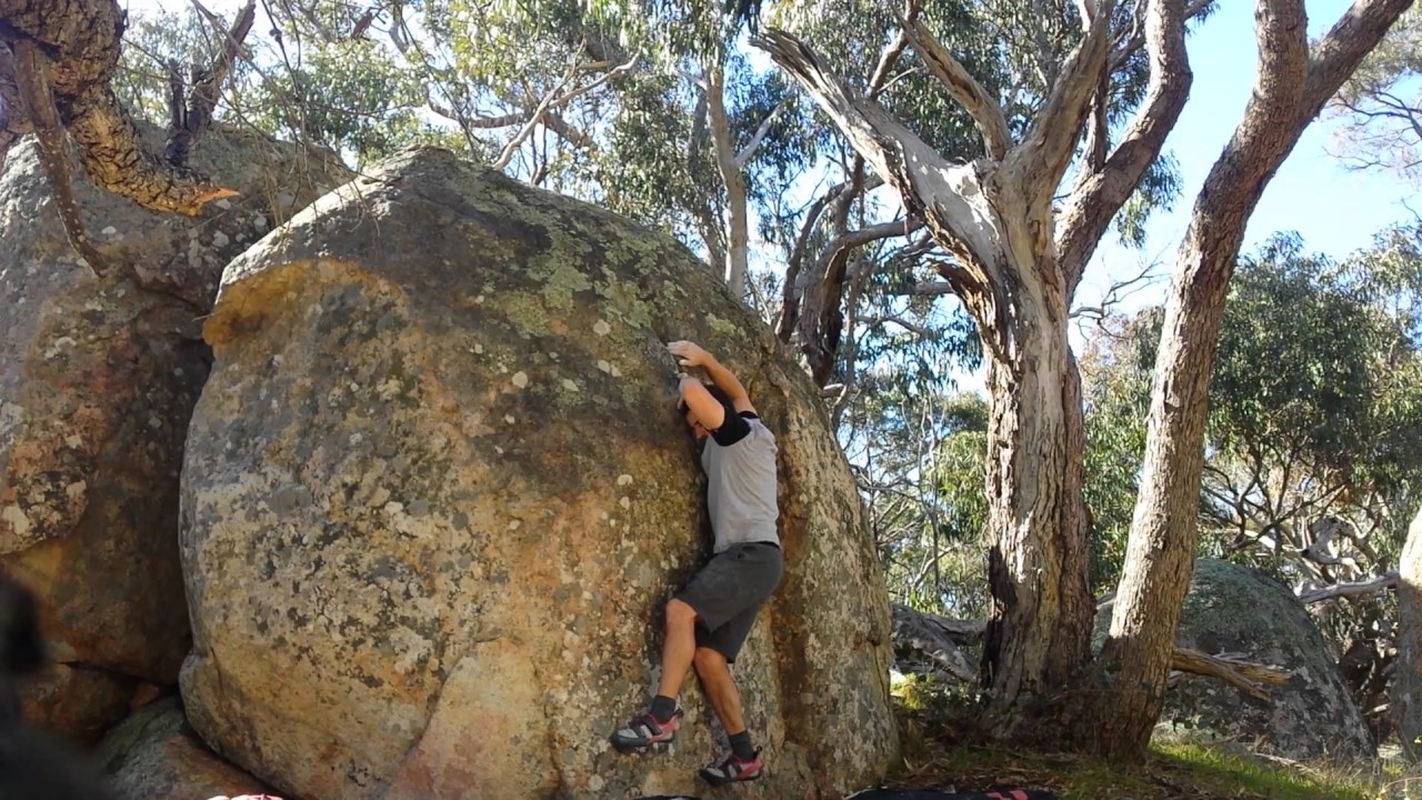 Mount Alexander Bouldering - St Alia - YouTube