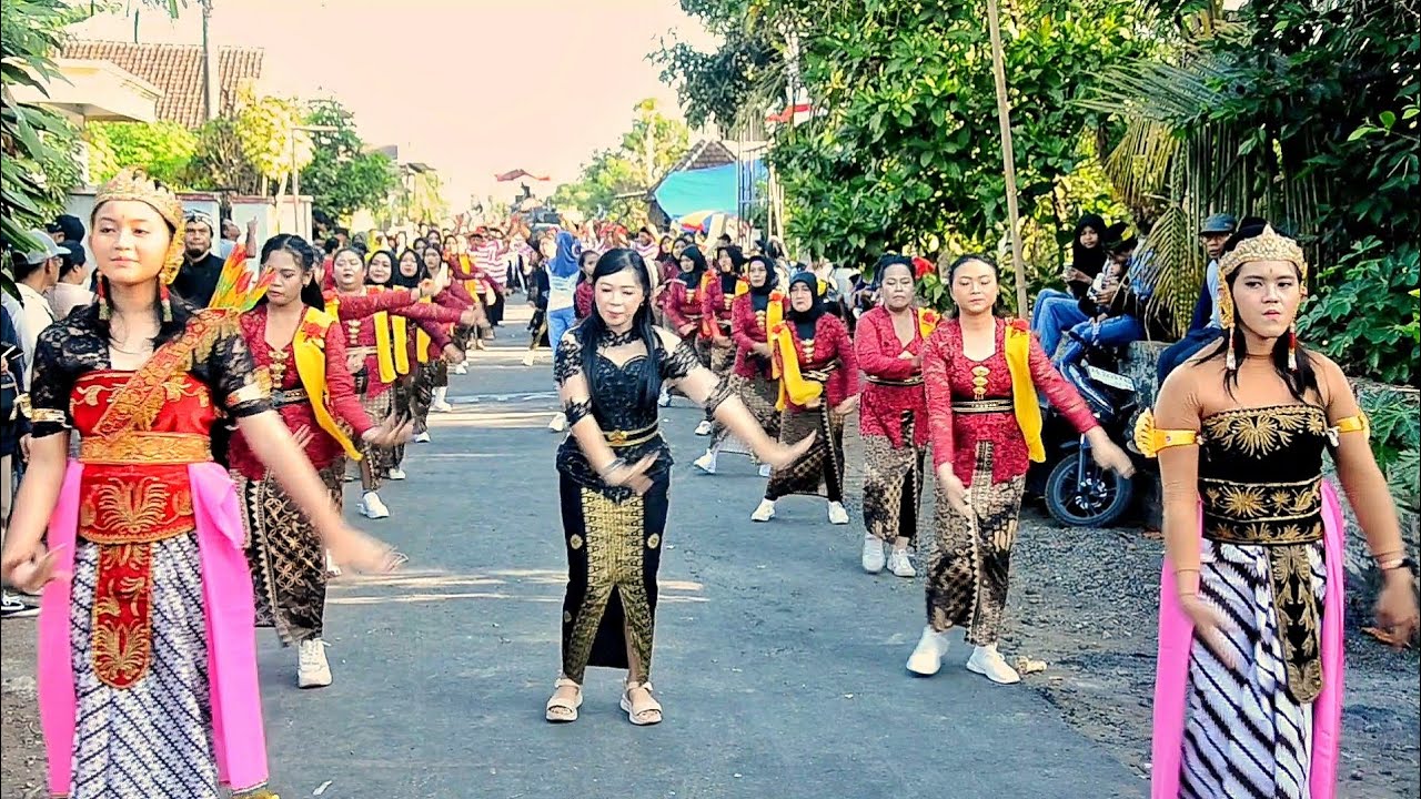 Kirab Budaya Warga Tugurejo RT 03 RW 01, Tema Kostum Kebaya, Karnaval ...