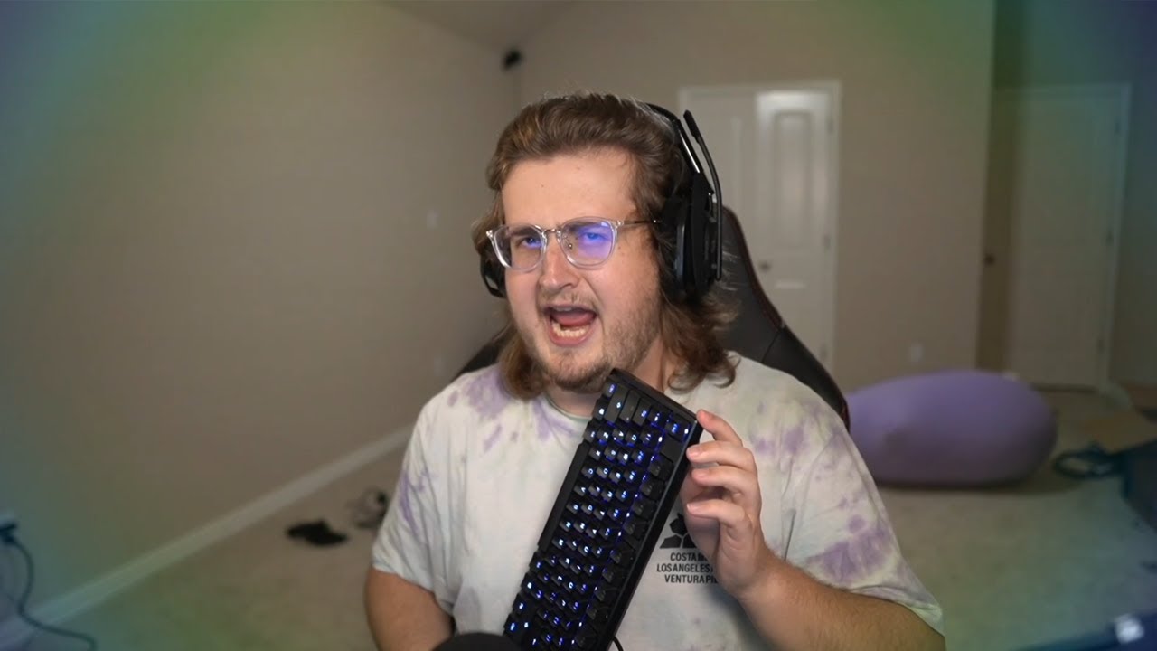 Purplecliffe Goes Gamer Mode - YouTube
