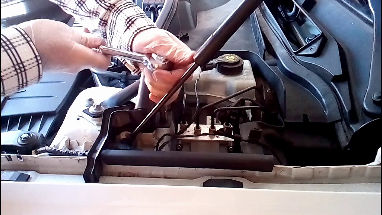 BMW 328i or 128i Engine Tray Removal - YouTube