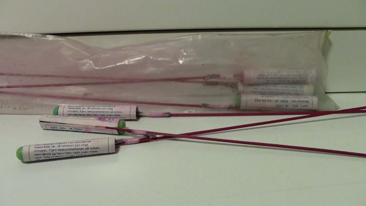 SCREAM ROCKET FROM 1980,,,,,,OLD FIREWORKS - YouTube