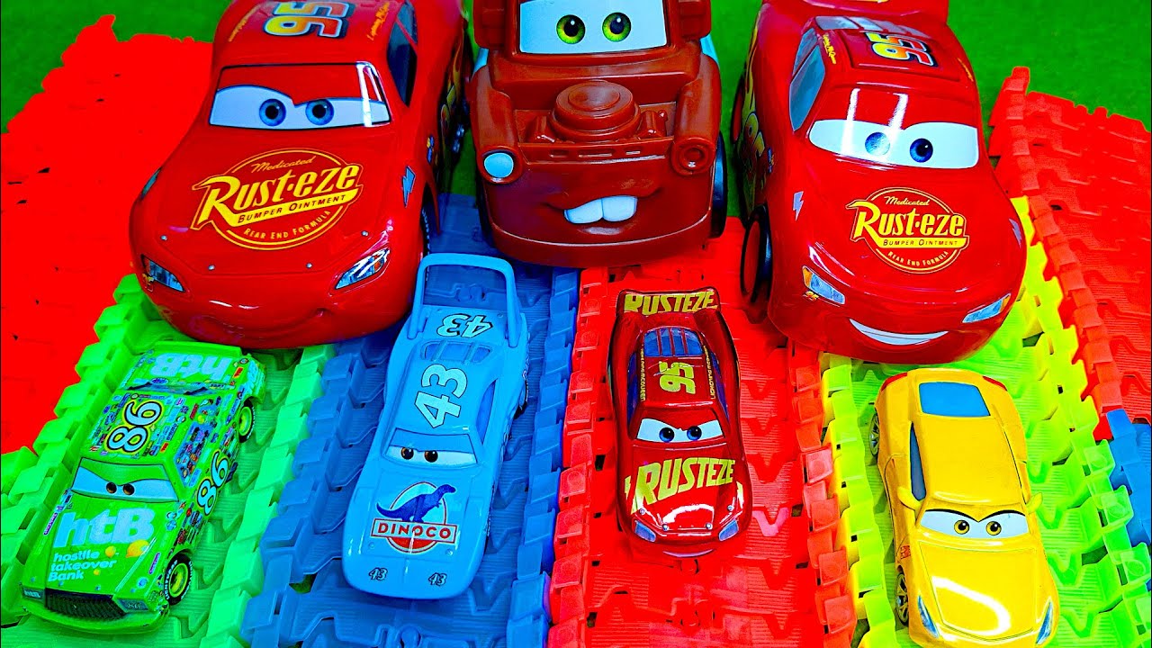 DISNEY PIXAR CARS FALL INTO THE WATER : Lightning McQueen, Sally ...