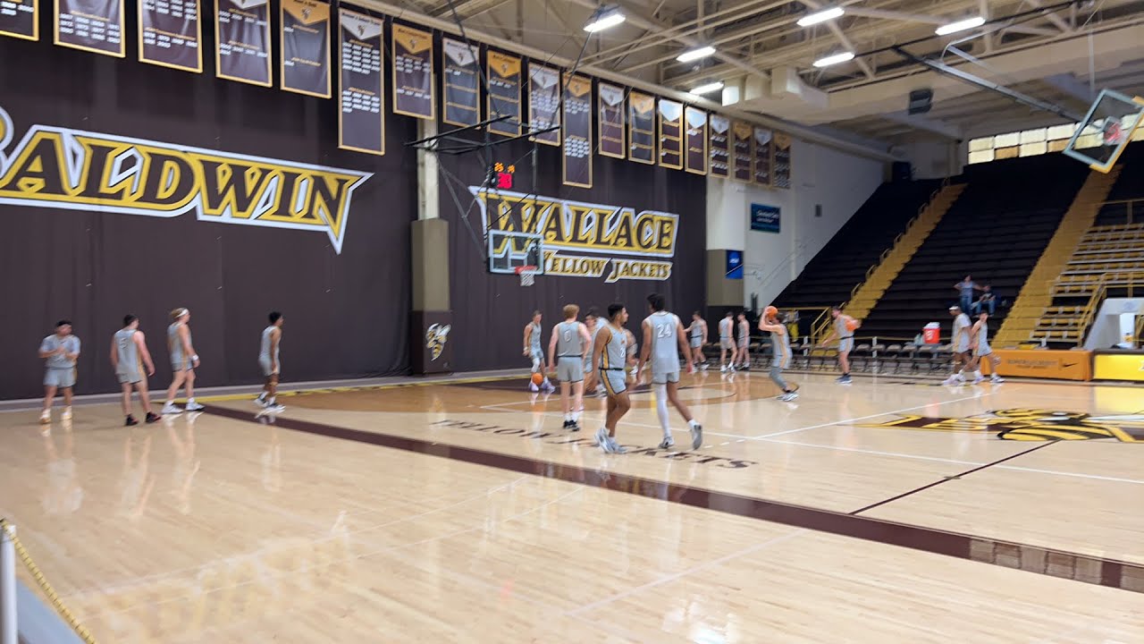 Baldwin Wallace Yellow Jackets vs. Trine Thunder Men’s Basketball ...