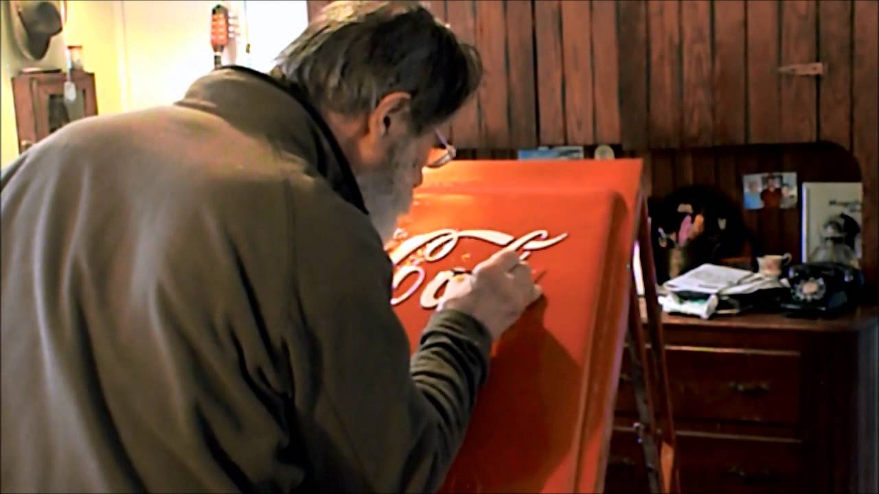 Stan Silva letters the Cokebox cabinet - YouTube