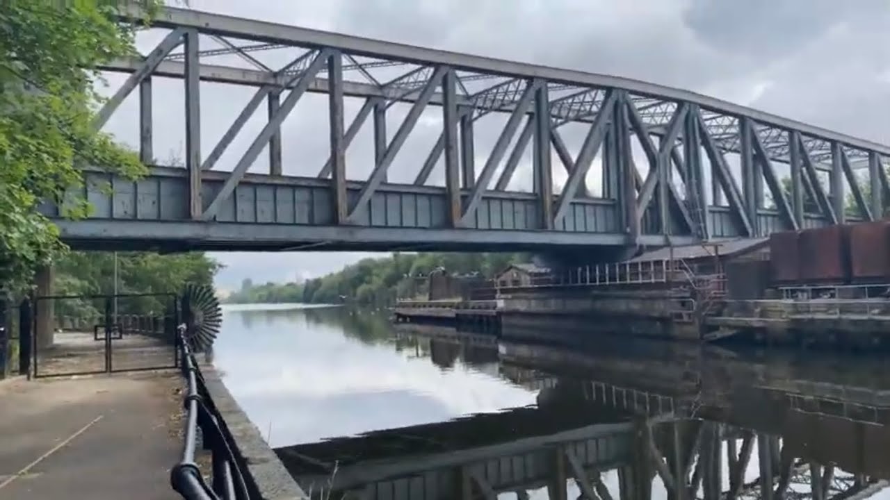 04/Jun/2020. Trafford Centre, Chinley and Walk: Guide Bridge ...
