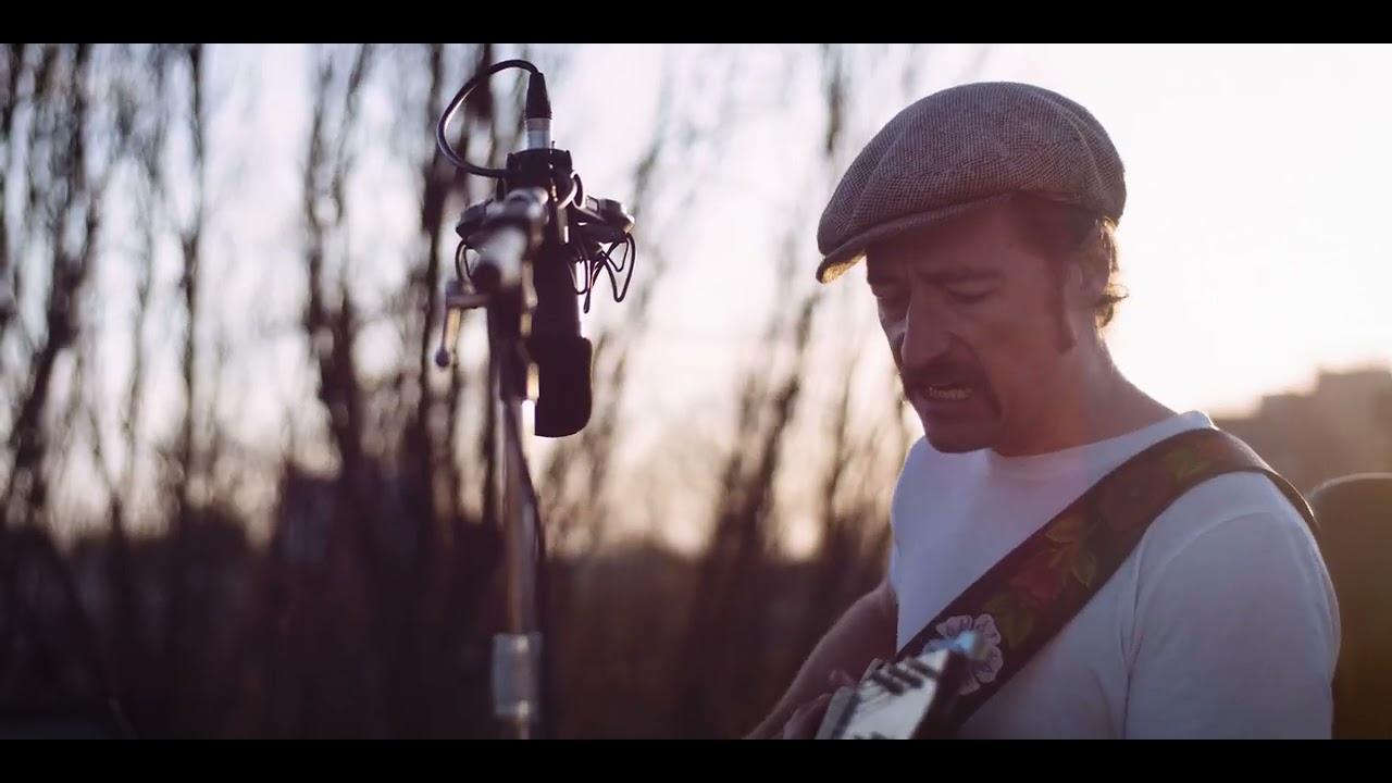 Jesse Roper - 'Horizons' [Official Live Version] - YouTube