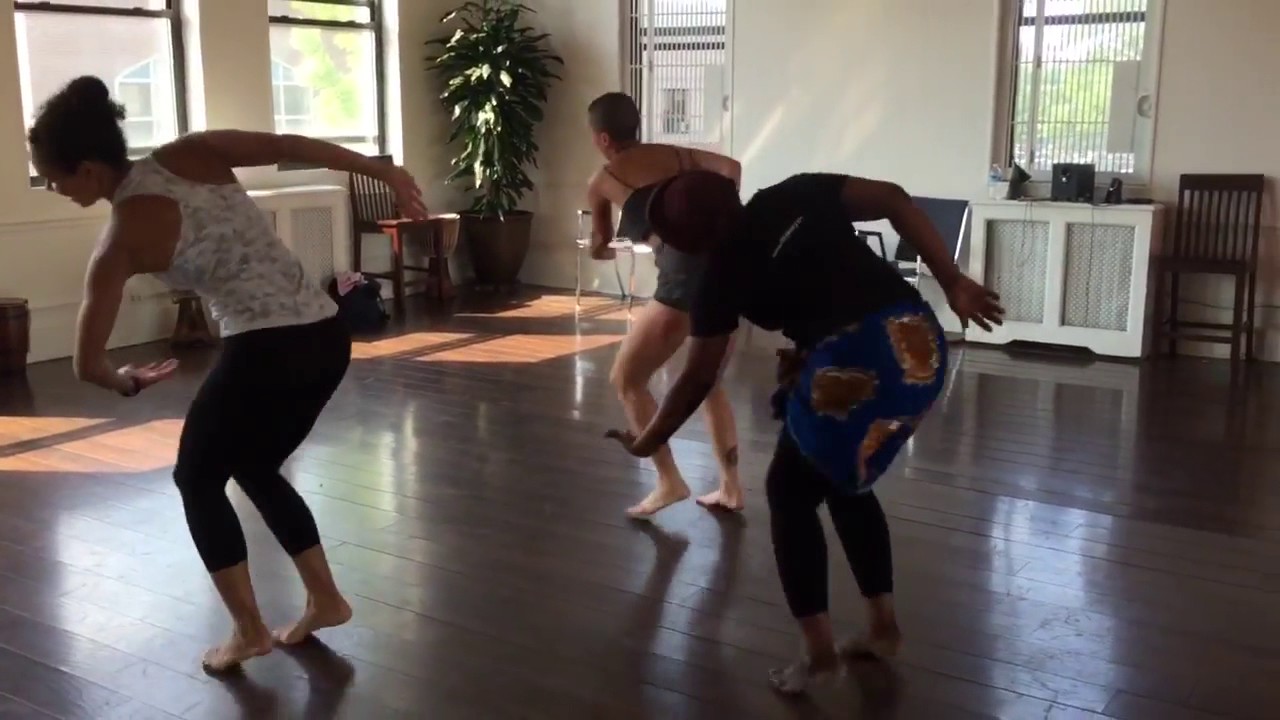 Ala Queen%27s West African Dance - YouTube