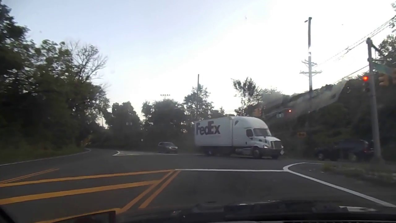 FedEx Custom Critical Truck - YouTube
