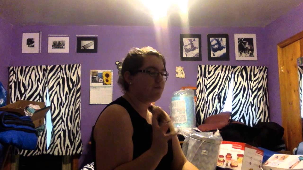 College Dorm Supplies: Random Room Stuff - YouTube