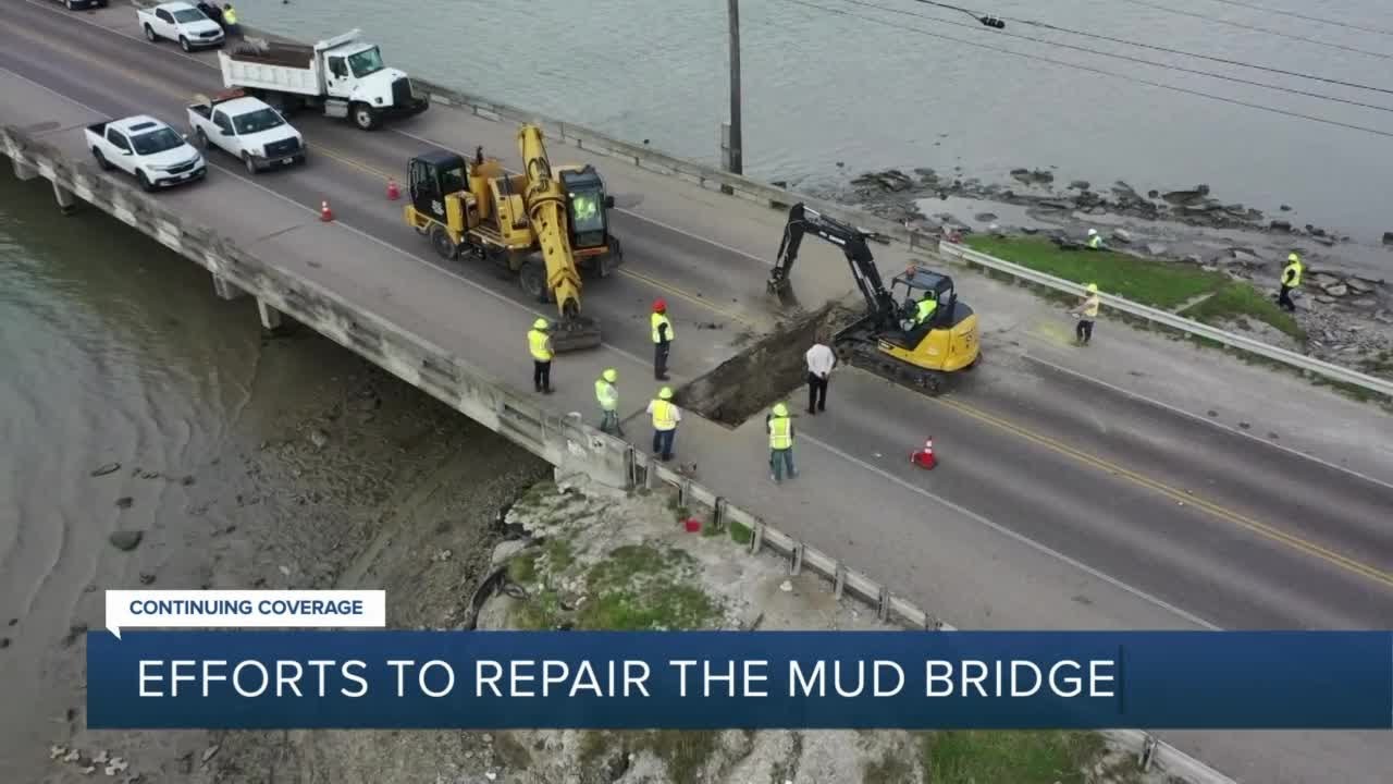 Efforts to repair the Mud Bridge - YouTube