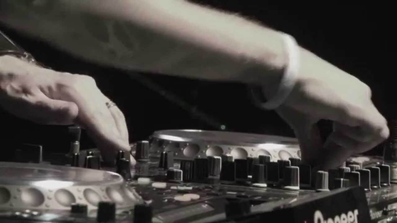 DJ Lange at Mood Indigo 2013 Aftermovie - YouTube