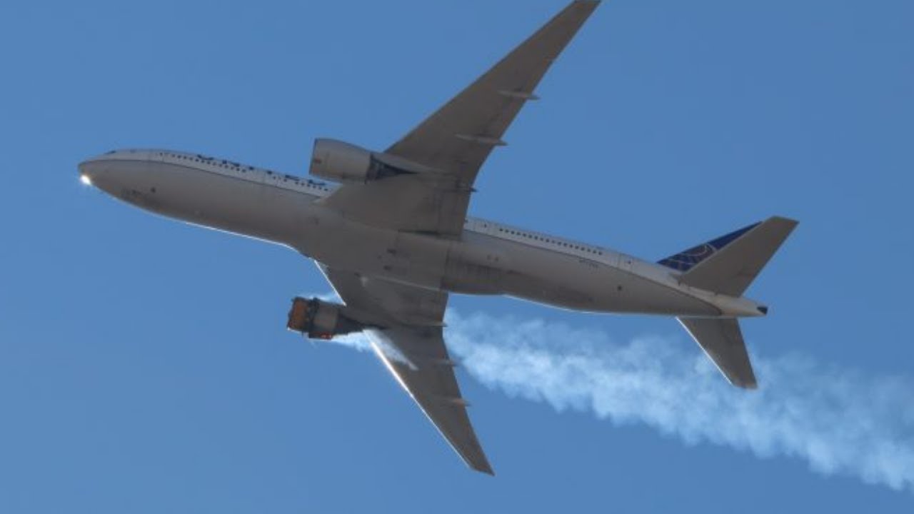 United airlines 777 200 UA328 engine faliure #shorts - YouTube