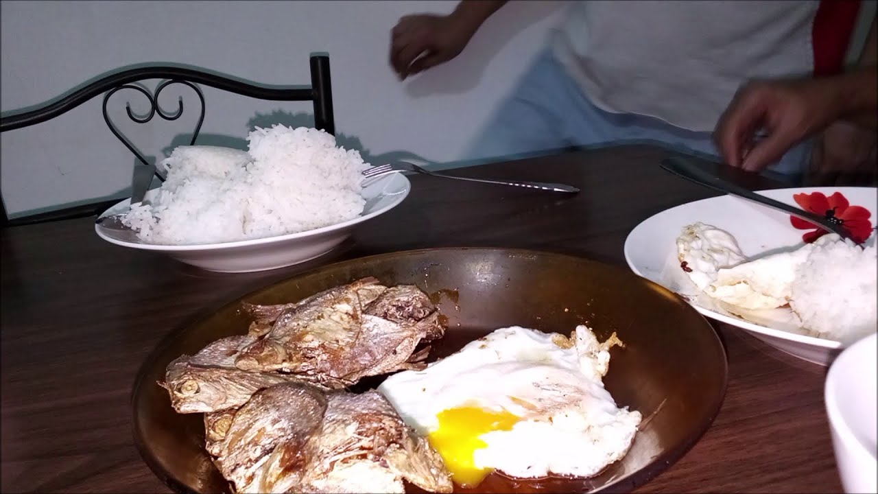 YUMMY DRIED FISH SAP SAP NA BUWAD & FRIED EGG ! NAGPAKAIN SA MGA CUTE ...