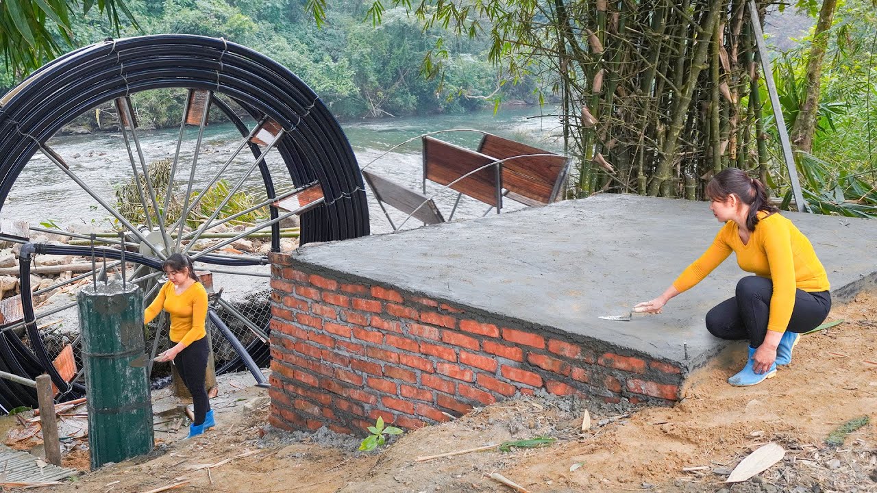 Building Bricks Embankment And Pour Solid Concrete Foundation Prepare ...