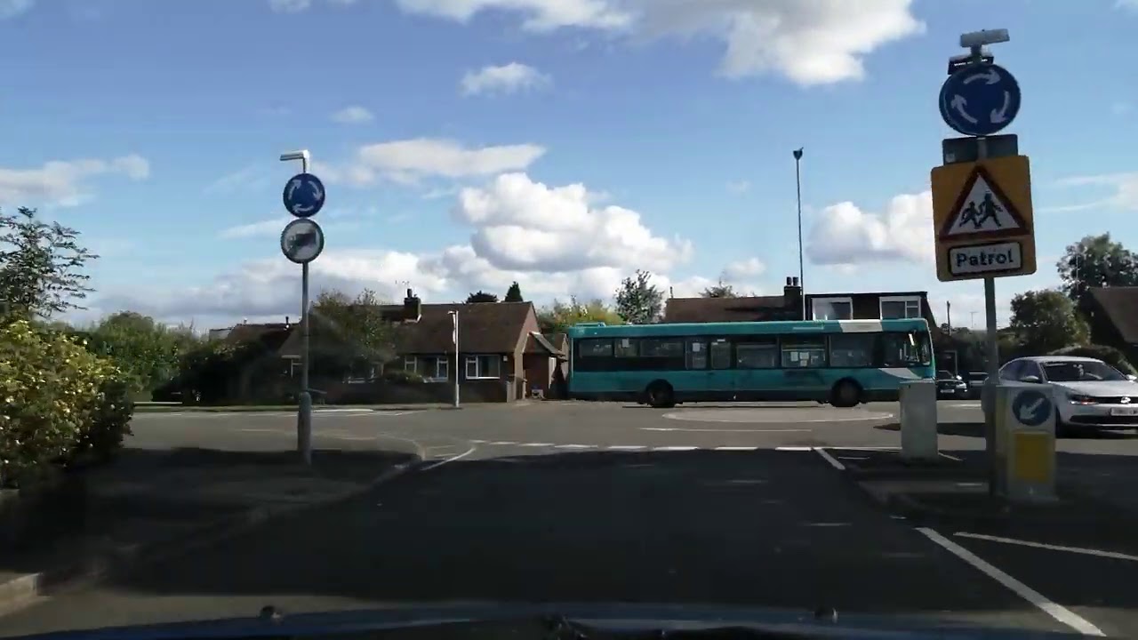 Driving around Lewsey farm Luton UK 🇬🇧 - YouTube