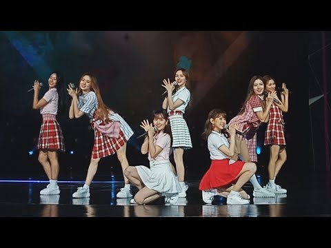 Cherry Bullet (체리블렛) performs \