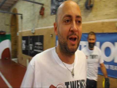 IVO AVIDO in AZIONE . . . . La boxe e' proprio uno sport per tutti ...